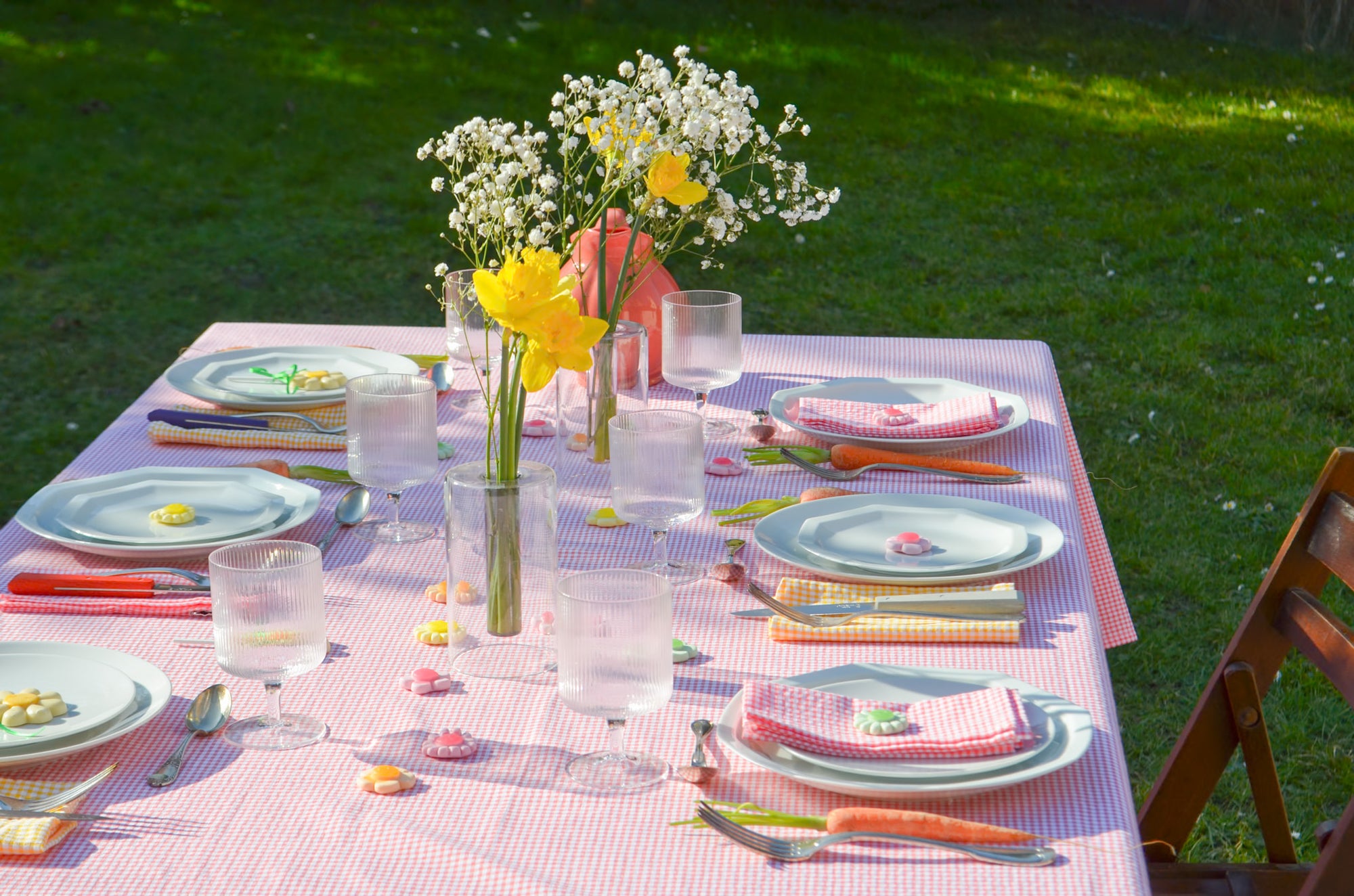 Comment dresser une table originale Pâques inspirée par le printemps
